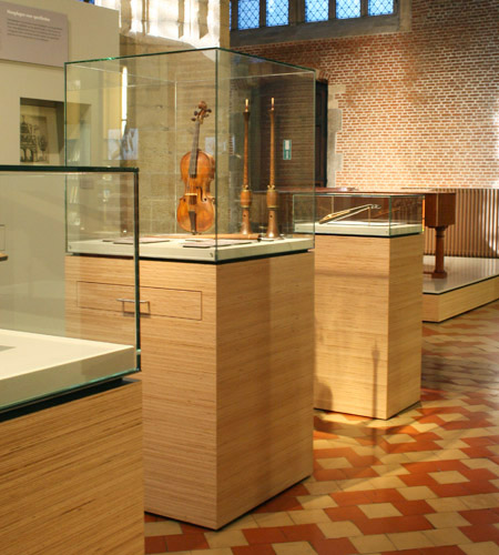 Inspiring contemporary museum interior concepts in plywood design ...